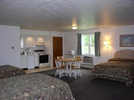 Quarto família | Escrivaninha, espaço de trabalho para notebook, Wi-Fi de cortesia