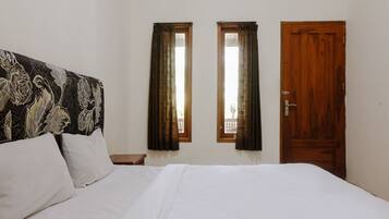 Quarto casal standard | Escrivaninha, Wi-Fi de cortesia, roupa de cama