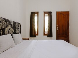 Quarto Duplo Standard | Secretária, Wi-fi grátis, roupa de cama fornecida