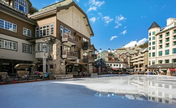 Beaver Creek Pines 4 Bedroom Ski In, Ski Out Vacation Rental With Restaurant, Outdoor Pool, Jacuzzi And Fitness Center - Beaver Creek, CO