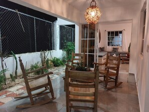 Apartamento, 2 quartos, fumadores, varanda | Terraço/pátio interior