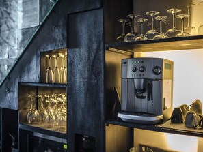 Villa, vários quartos | Cozinha privada | Um frigorífico/congelador grande, um micro-ondas, um forno 