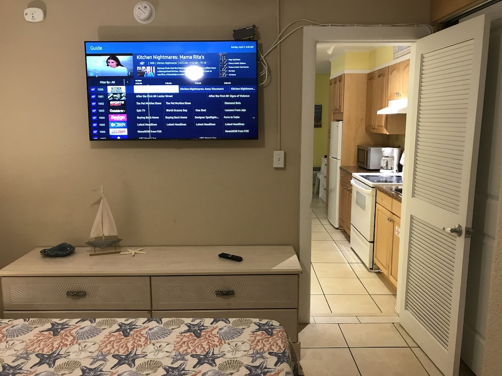Oceanfront Top Flr 1 Br Condo At Madrid - Stone Harbor, NJ