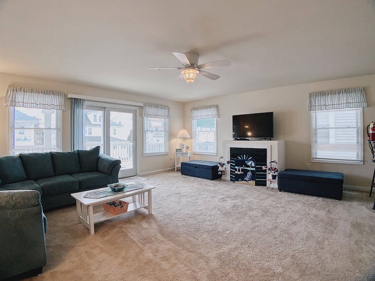 Completely Refurbished, Modern Accommodations, And One Block To The Beach! - Wildwood, NJ