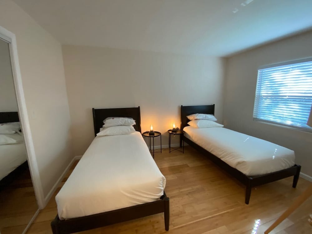 Westside Turnkey 2 Bd Apt #2 - Culver City, CA