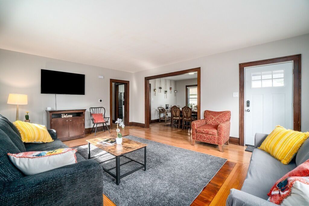 Historic Charmer: Walk To Casino, 2 Miles To Beach - Michigan City, IN