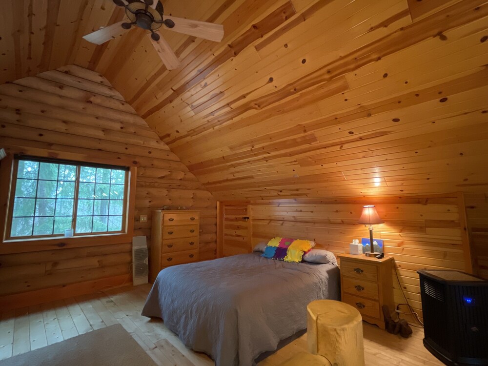 Log Cabin Secluded On 80 Acres - Wisconsin