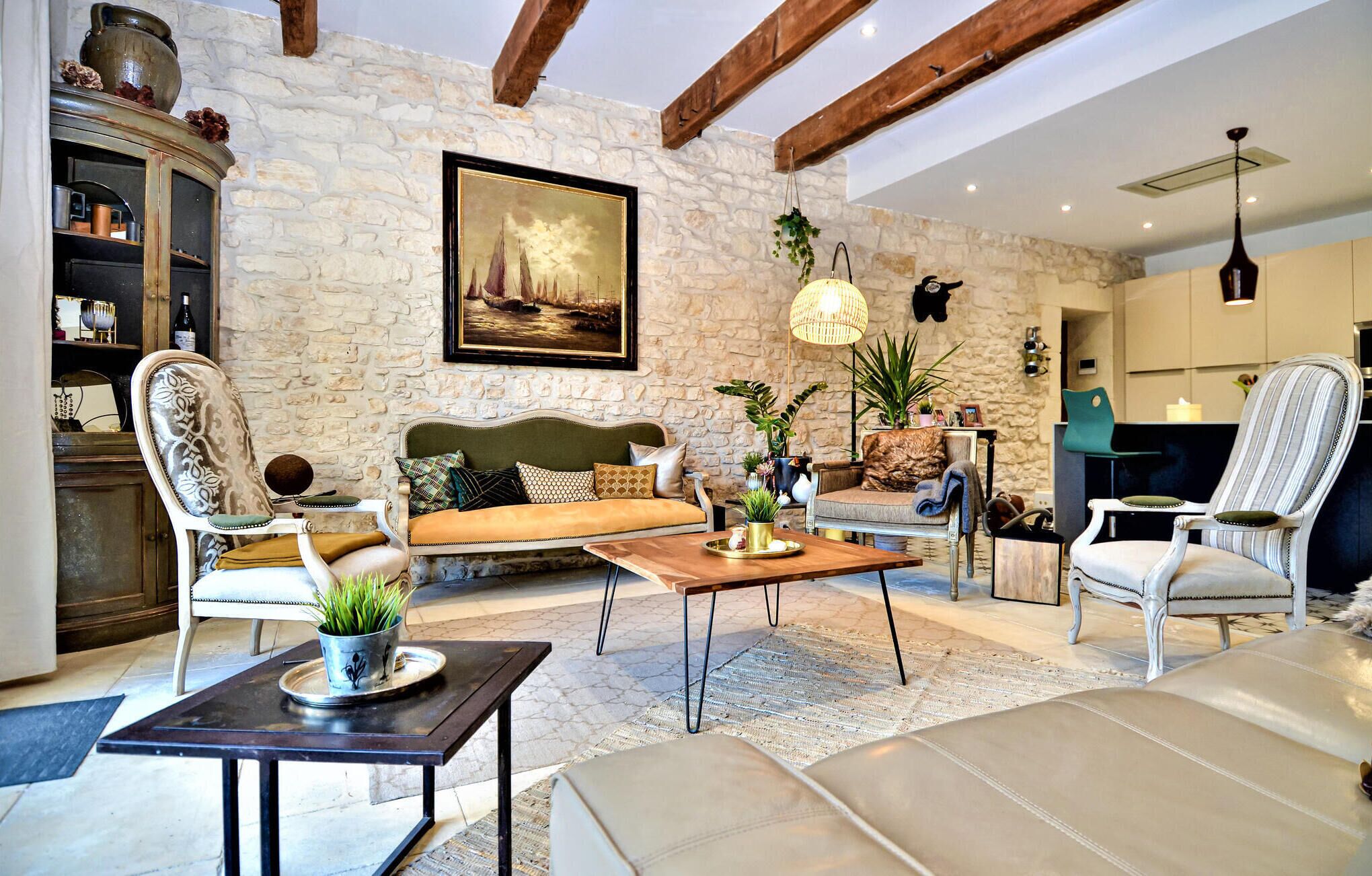 Five Bedroom Gorgeous Home In Tarascon - Beaucaire