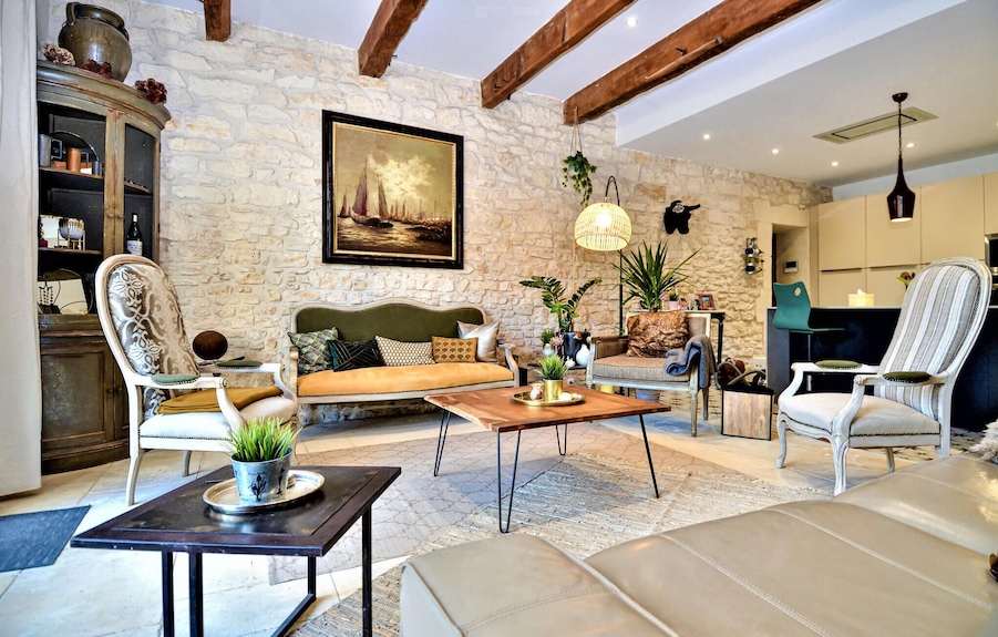 Five Bedroom Gorgeous Home In Tarascon - Beaucaire