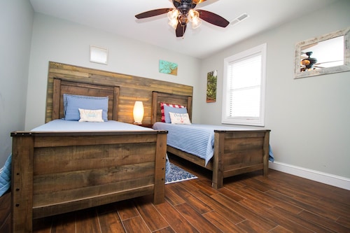 Perfect 3br Split W Parking! Short Walk To King St - Charleston, SC