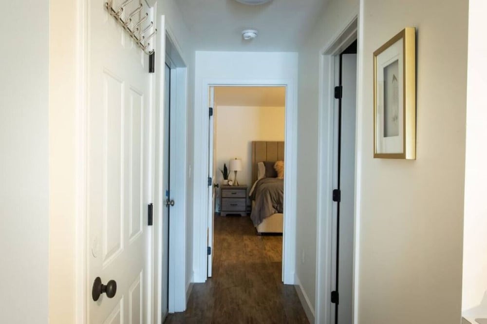Modern Country Retreat! 6 Miles To Ithaca & Hiking - Berkshire, NY