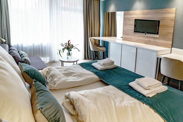 Luxury apartment, balcony, kitchen, pool, sauna, steam bath, WiFi ...