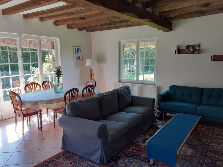 Beautiful Cottage With Heated Swimming Pool And Large Unoverlooked Garden - Le Neubourg