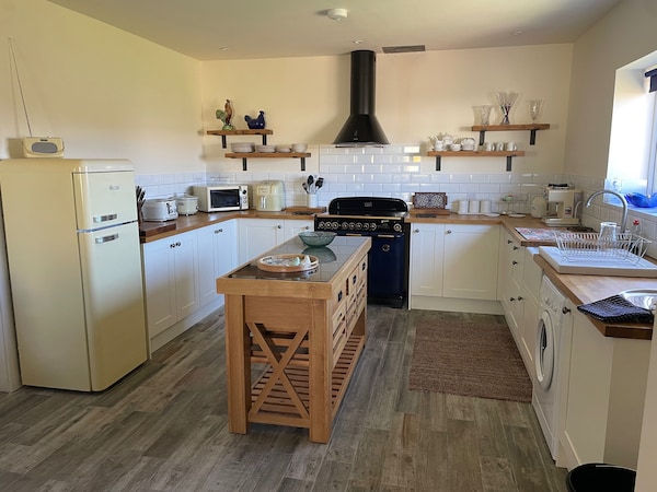 Country Retreat Sleeps 2 Near Cymyran Beach - Holyhead