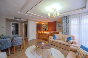 Suite de Luxo | 1 quarto, minibar, cofre no quarto, quartos insonorizados 