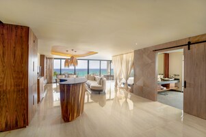 Bridal Oceanfront | Roupa de alta qualidade, edredões de penas, minibar 