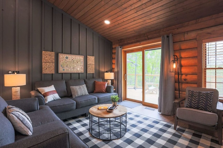 Luxe Cabinclawfoot Tubviewgame Rm - Gatlinburg, TN