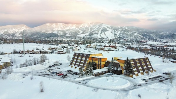 Near Ski Lifts/old Town Hot Springs, Great Unit With Full Kitchen - Steamboat Springs, CO