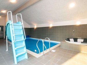 Casa | Piscina | Piscina interior, piscina exterior 