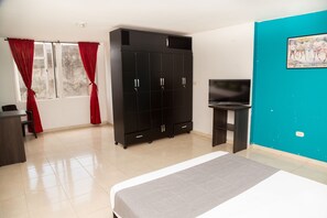 Quarto Duplo | Roupa hipoalergénica, secretária 