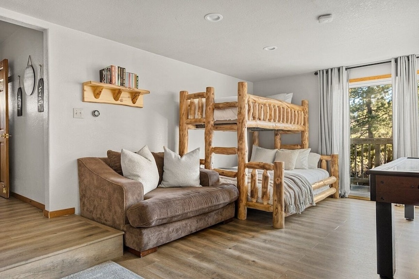 Airhockey | Firepit | Pool Table | Hot Tub - Big Bear, CA