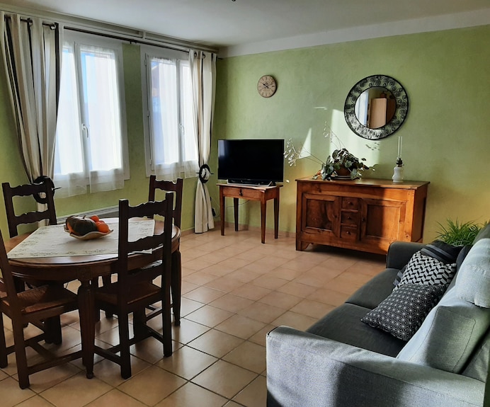 Apartment With View Of The Ventoux - Ideal For Cyclists - Free Private Parking - Wifi - Département Vaucluse