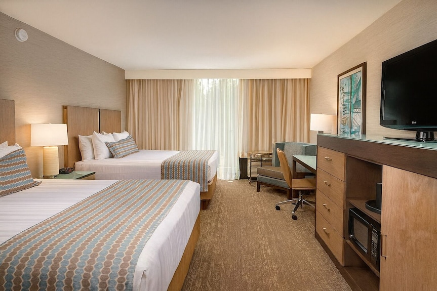 Family-friendly Stay In Newport With Pool & Scenic Hillside Views - 托利多