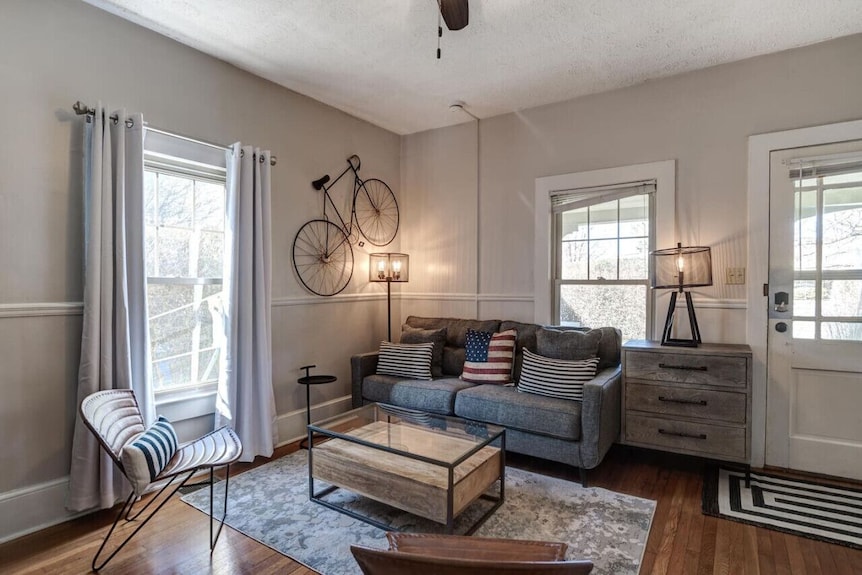 Charming, Renovated And Convenient - 노스캐롤라이나