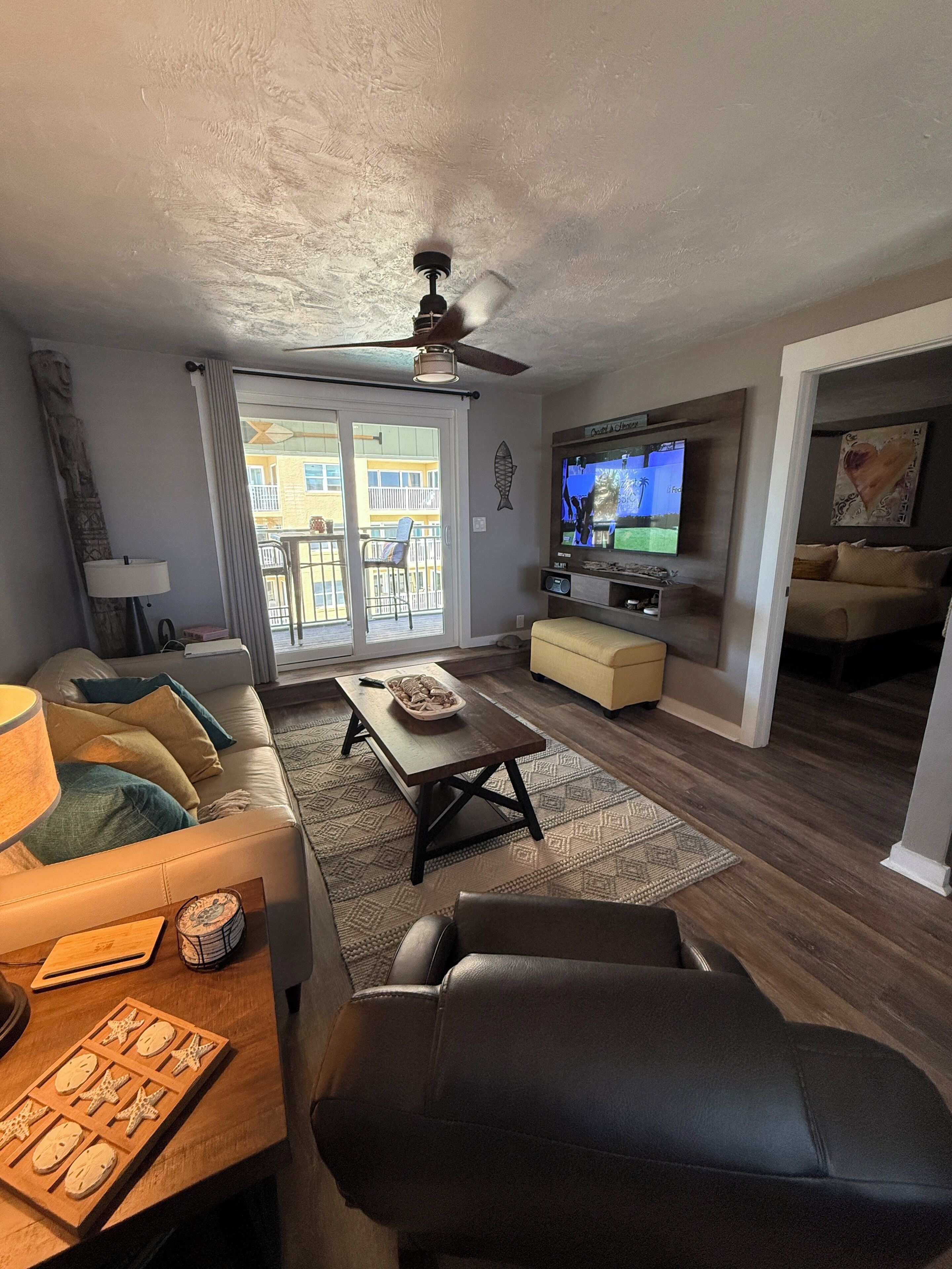 Beautiful Direct Access Complex,  Coastal Waters Unit 303 - エッジウォーター, FL