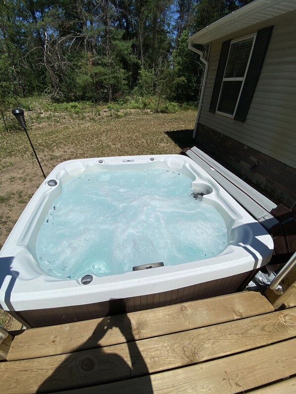 Escape to Northern Michigan! Private, secluded with spa. ORV/snowmobile ...