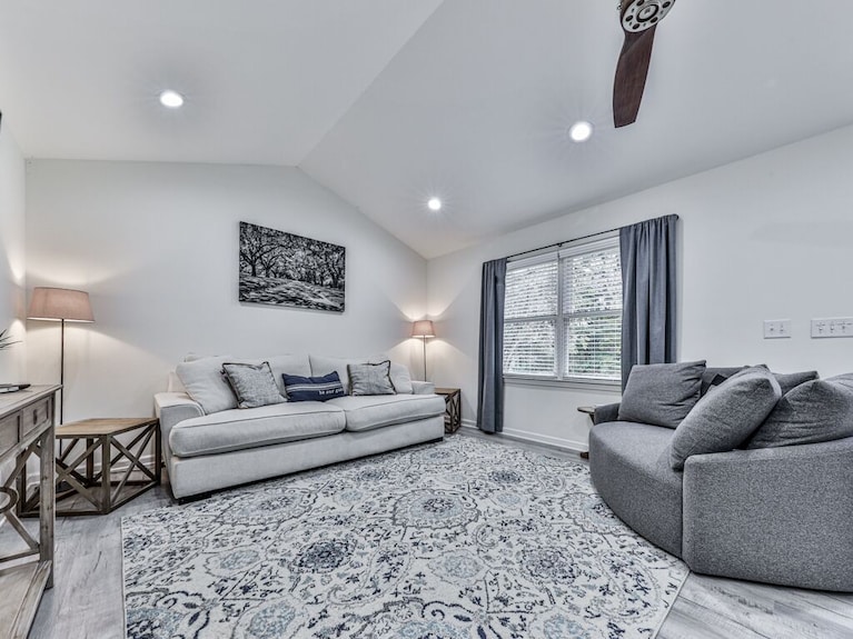 Fully Renovated Ranch Home 1/2 Mi From Charming Downtown Ball Ground - カントン, GA