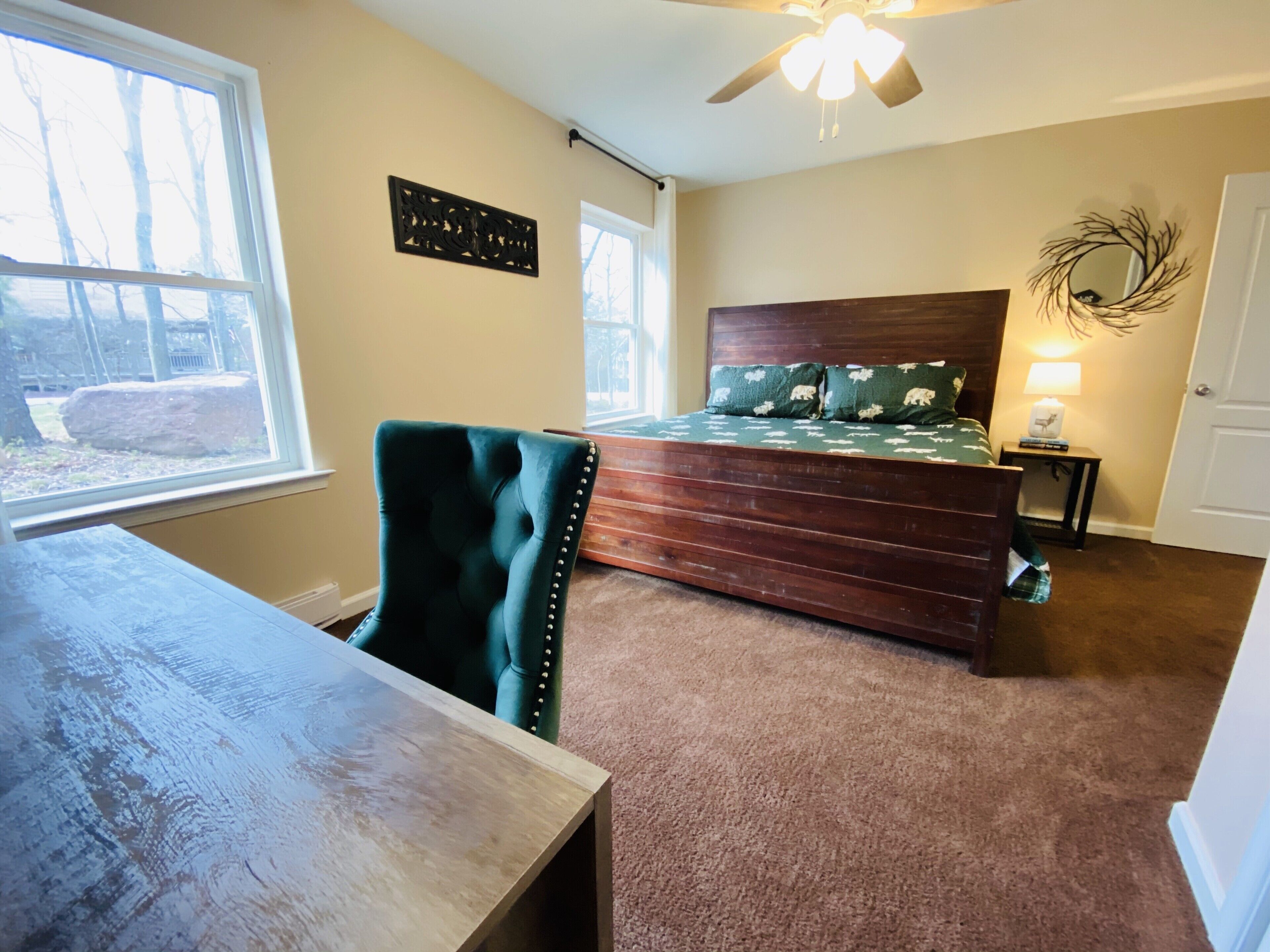 Stay 3+ Nights-get 1 Free, Poconos, Hot Tub, Sauna, Basketball, Playground, Lake - Jim Thorpe, PA
