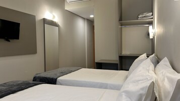 Quarto standard | Frigobar, espaço de trabalho para notebook, Wi-Fi de cortesia