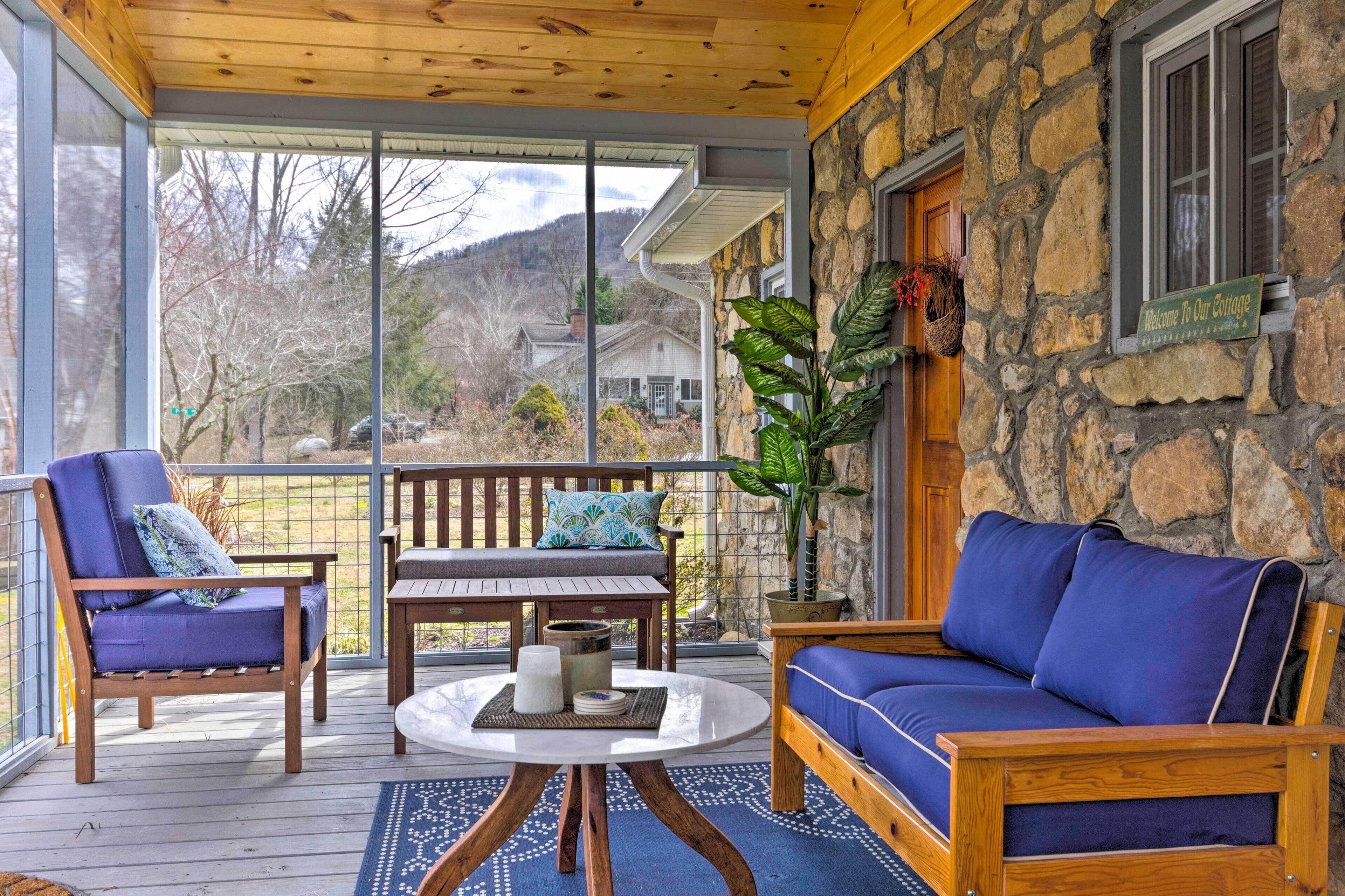 Historic large waterfront home right in downtown Hot Springs - Hot ...