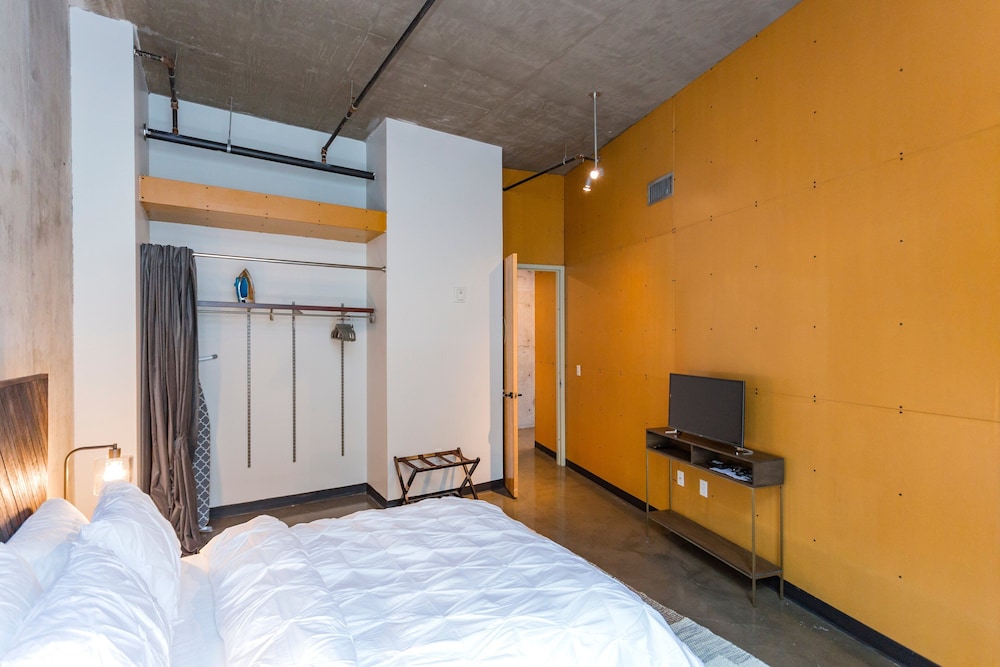 Sleep 6! Stylish Loft Near Broadway! - Nashville, TN