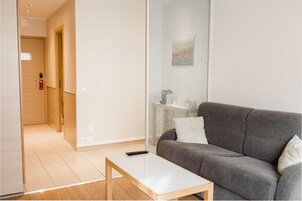 Quarto Familiar | Roupa de alta qualidade, edredões de penas, cofre no quarto 