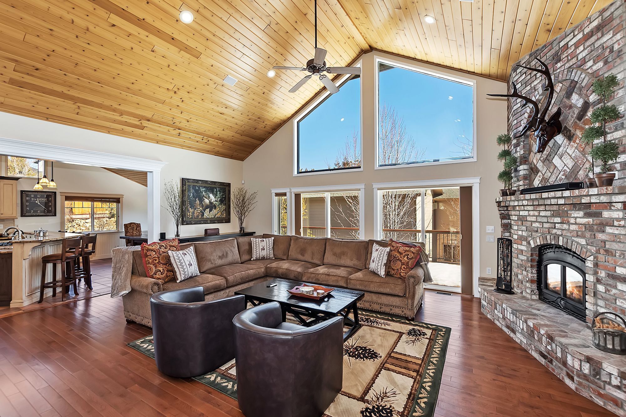 Tranquility Lodge By Destination Big Bear : Luxury In Castle Glen Estates! Pool Table! - Big Bear Lake, CA