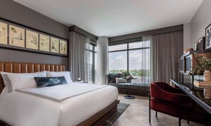 Quarto, 1 cama King, no canto (Riverfront) | Roupas de cama antialérgicas, frigobar, cofres nos quartos, escrivaninha