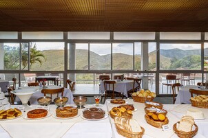 Pequeno-almoço tipo buffet diário incluído 