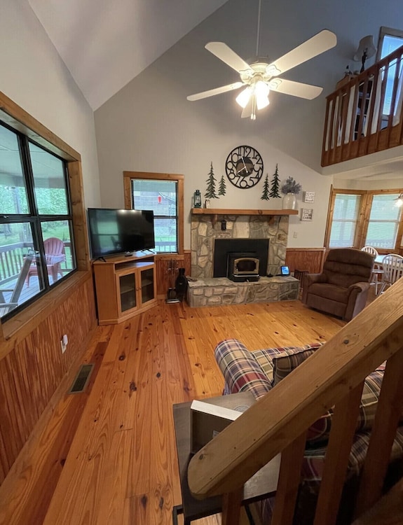 Memory Lane Mountain River Cabin - Blairsville, GA