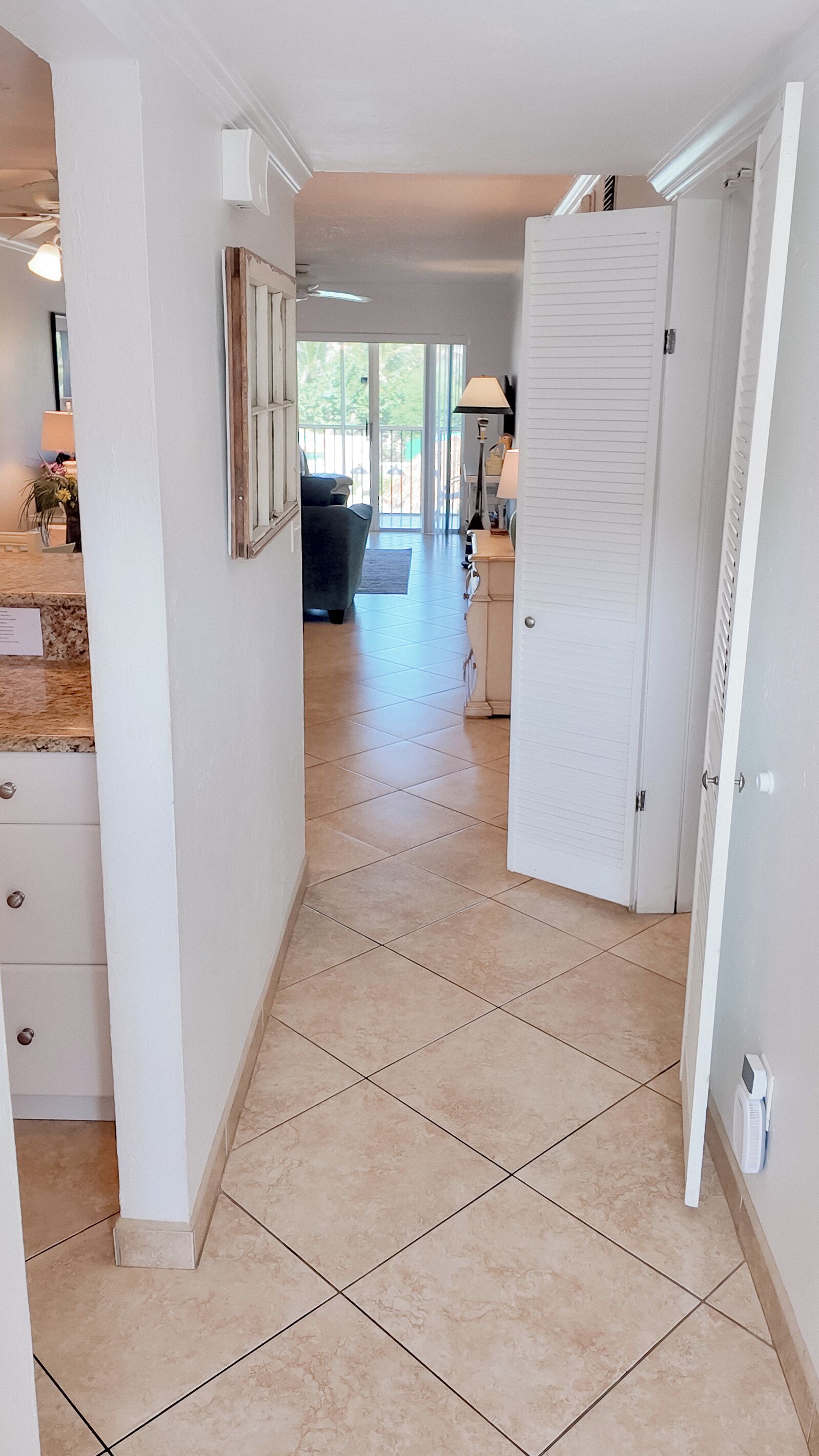 Island Living By The Beach By The Pool .....Win Win.. - Sanibel, FL