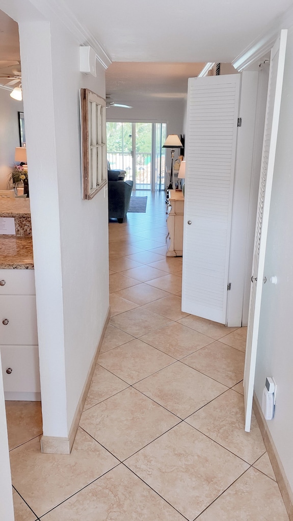 Island Living By The Beach By The Pool .....Win Win.. - Sanibel, FL