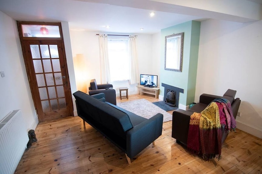 Fisherman's-terrace (Tardis) Old Rnli & Crabbing Area Free Secure Parking - Sandbanks