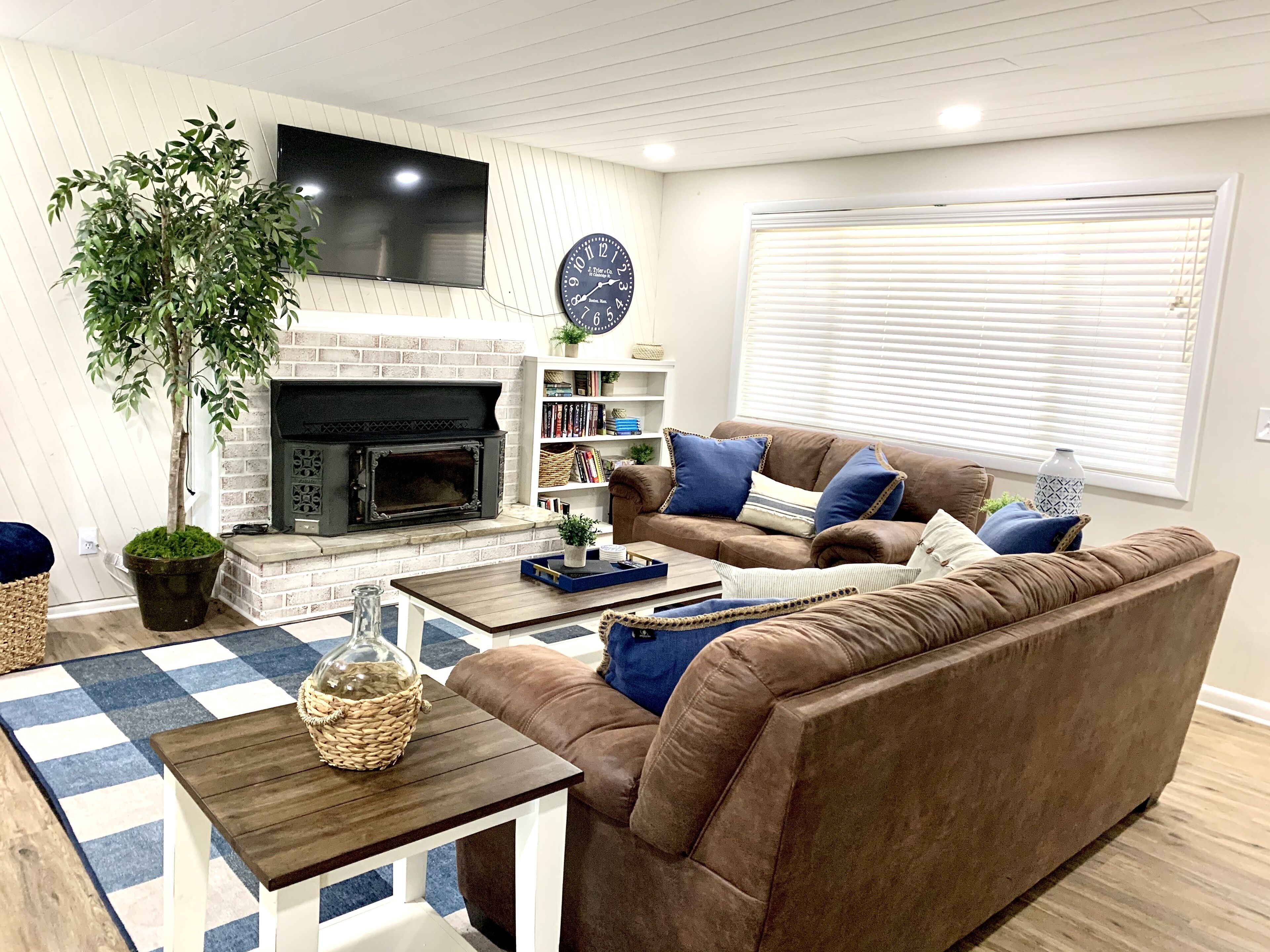 Beautiful 1 Acre 5 Bd In Eagle- Hot Tub & Pingpong - Eagle Island State Park, Eagle