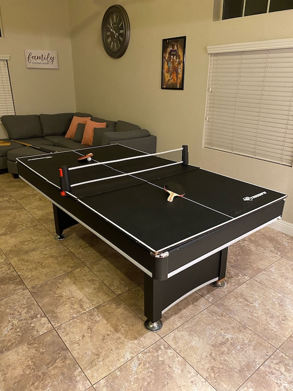 Las Vegas Retreat: Heated Pool, Ev Charger, Minutes From Airport & Strip! - Las Vegas