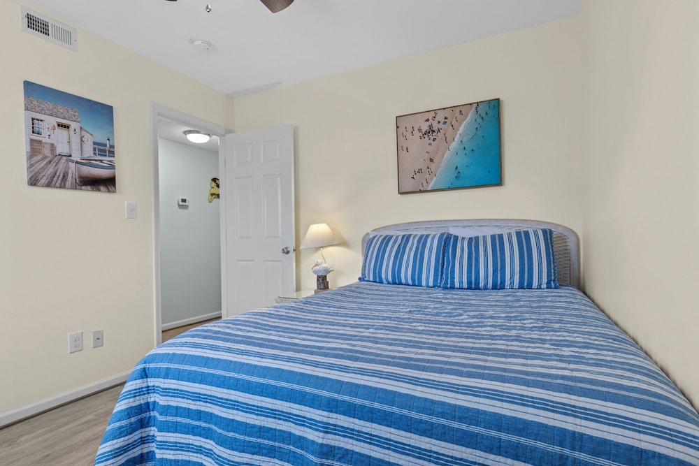 Oceanside/pet Friendly Condo-boardwalk Shores D - Atlantic Beach, NC