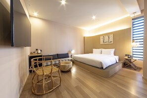 Signature Double Room (Free Swimming Pool) | Secretária, quartos insonorizados, Wi-fi grátis 