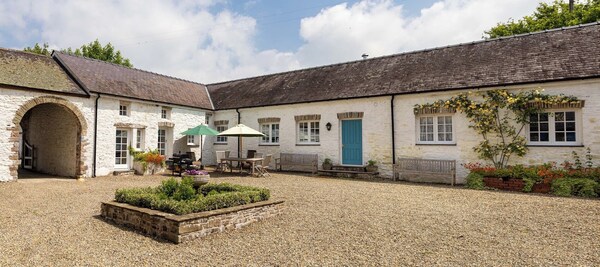 The Old Carriage Court - Kidwelly