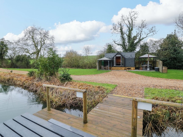 Acorn Lodge At Bridge Lake Farm &Amp; Fishery - Banbury