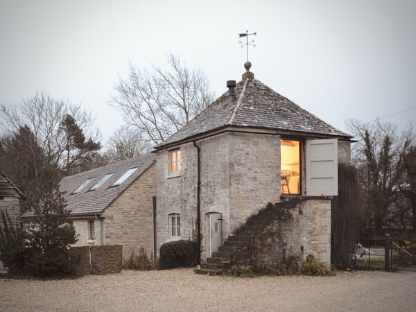 High Cogges Farm Holiday Cottages The Granary - Oxfordshire